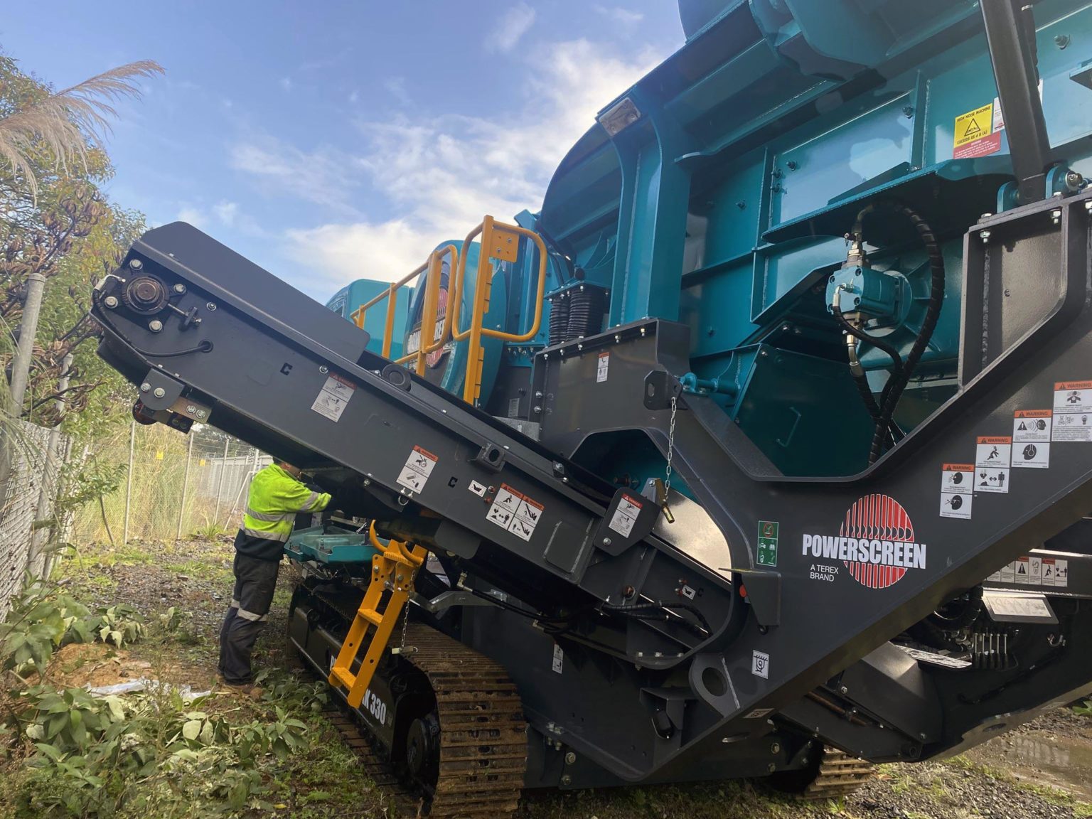 POWERSCREEN Premiertrak 330 | Stevens Group