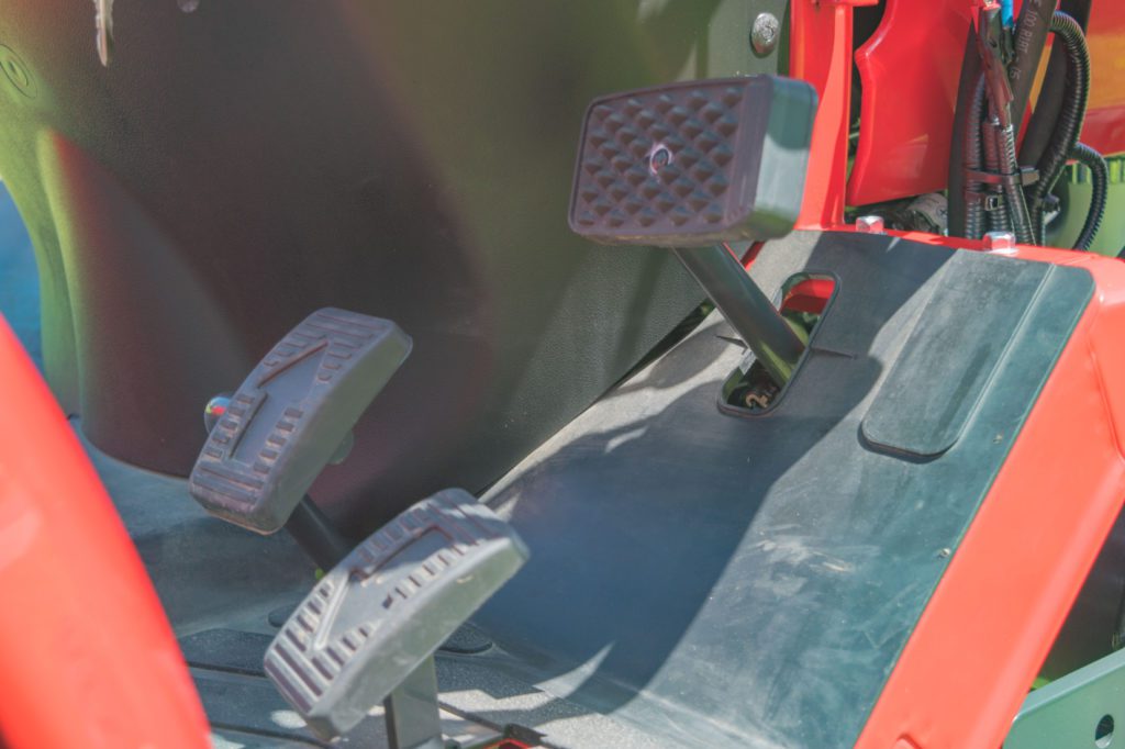 BRANSON 2500H Compact Tractor | Stevens Group