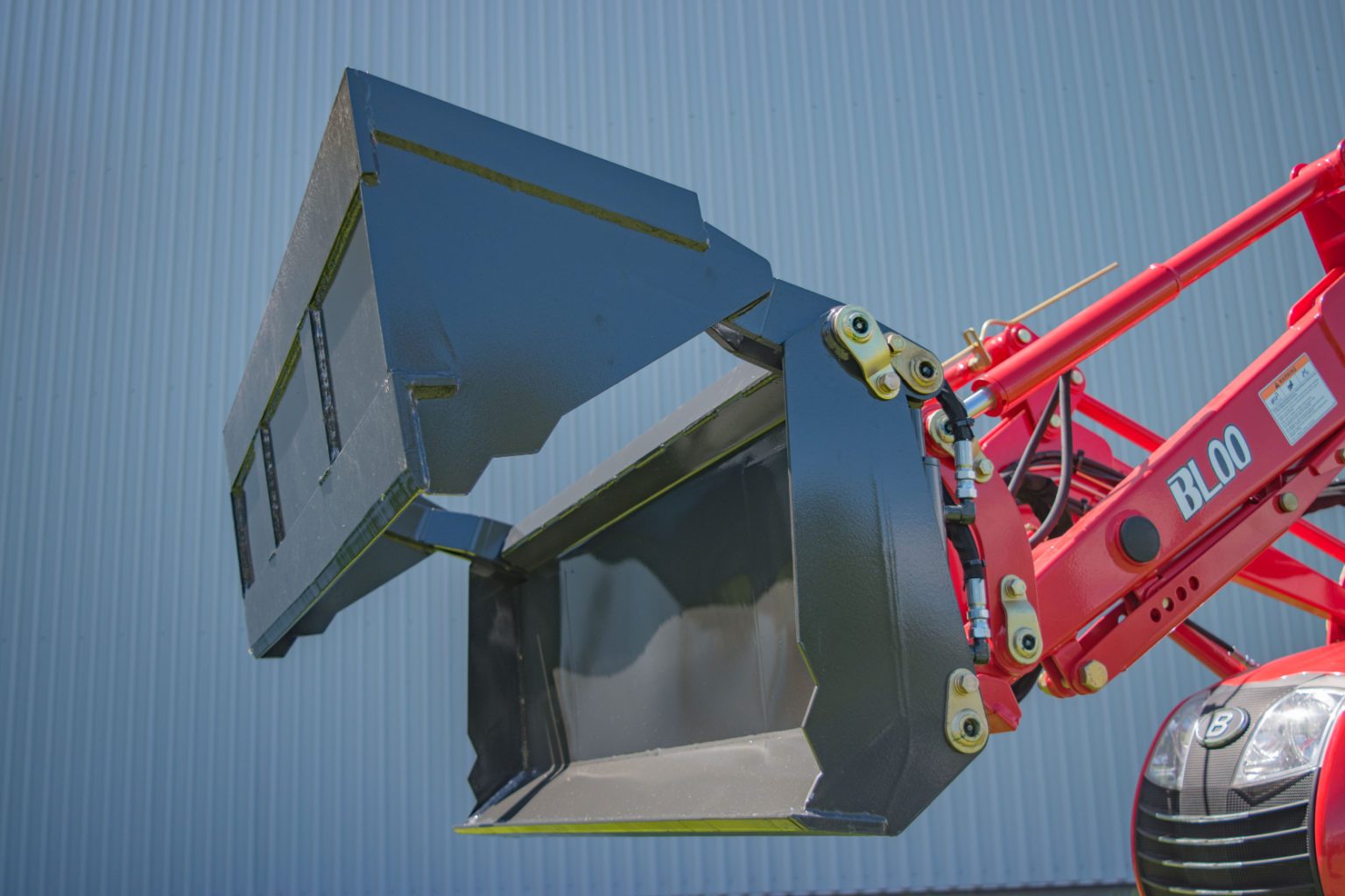 BRANSON 2500H Compact Tractor | Stevens Group